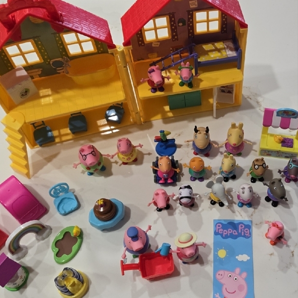 Peppa Pig | Toys | Peppa Pig Colorful Playhouse Set With Figures | Poshmark